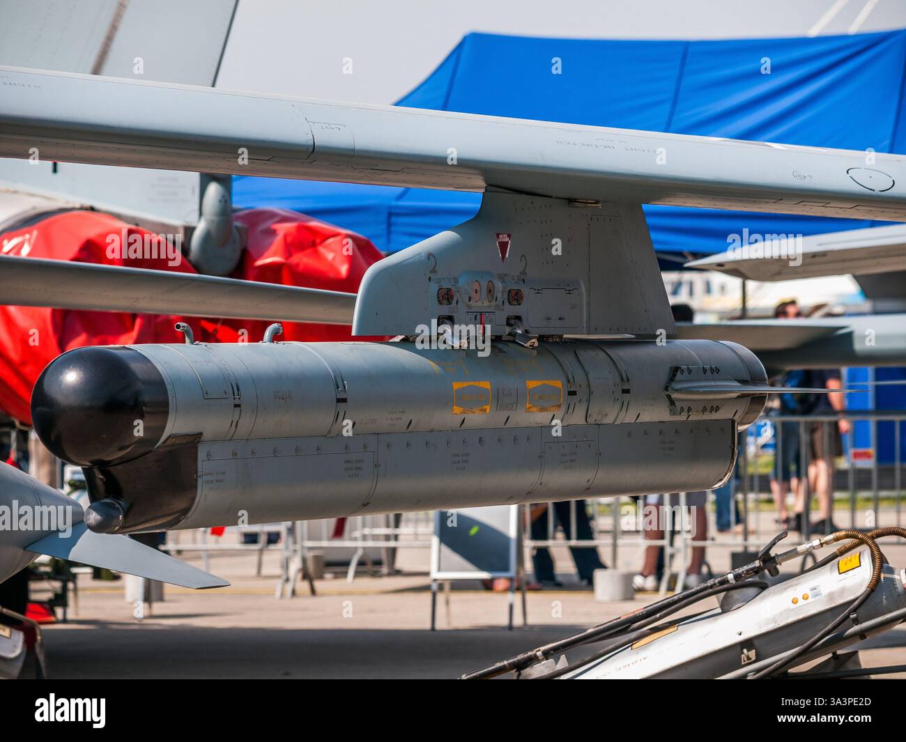 Jammer frequency hi-res stock photography and images - Alamy