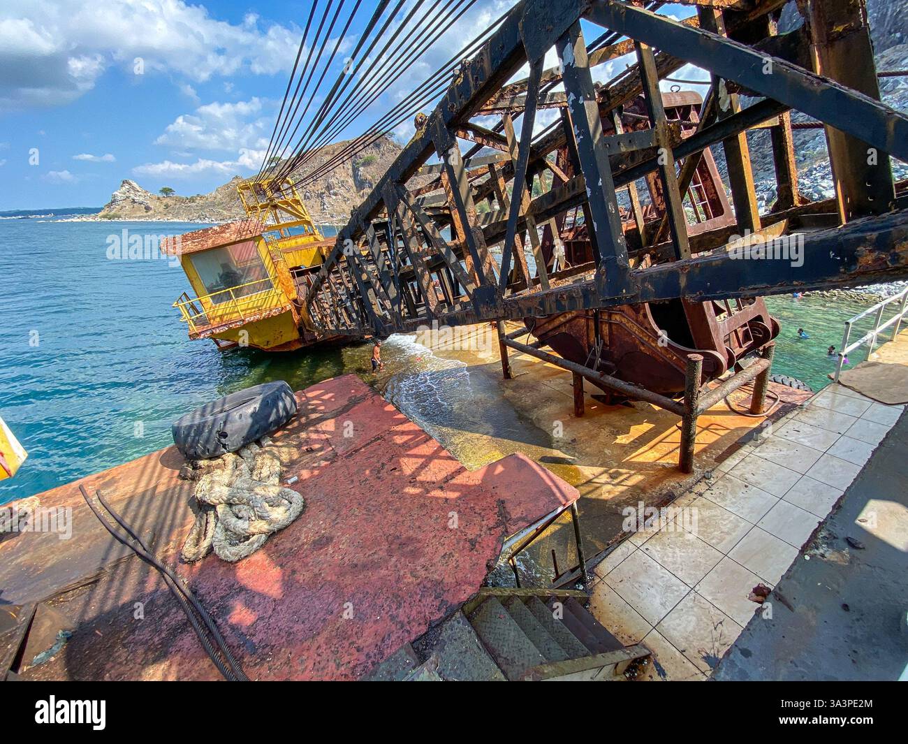 Wrecked barge hi-res stock photography and images - Alamy