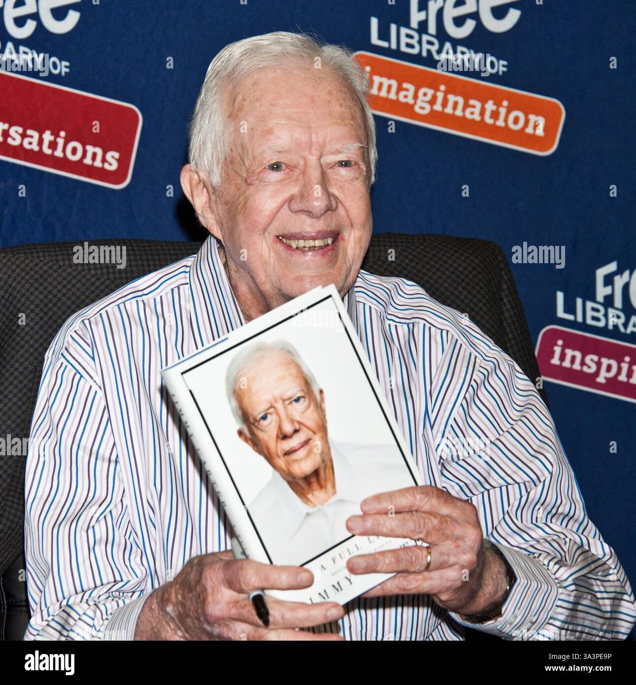 Former President Jimmy Carter signs his new book 'A Full Life ...