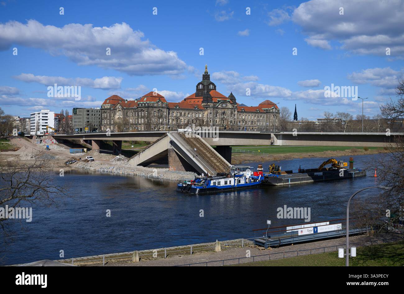 Dresden, Germany. 17th Mar, 2025. The fairway in the area of the ...