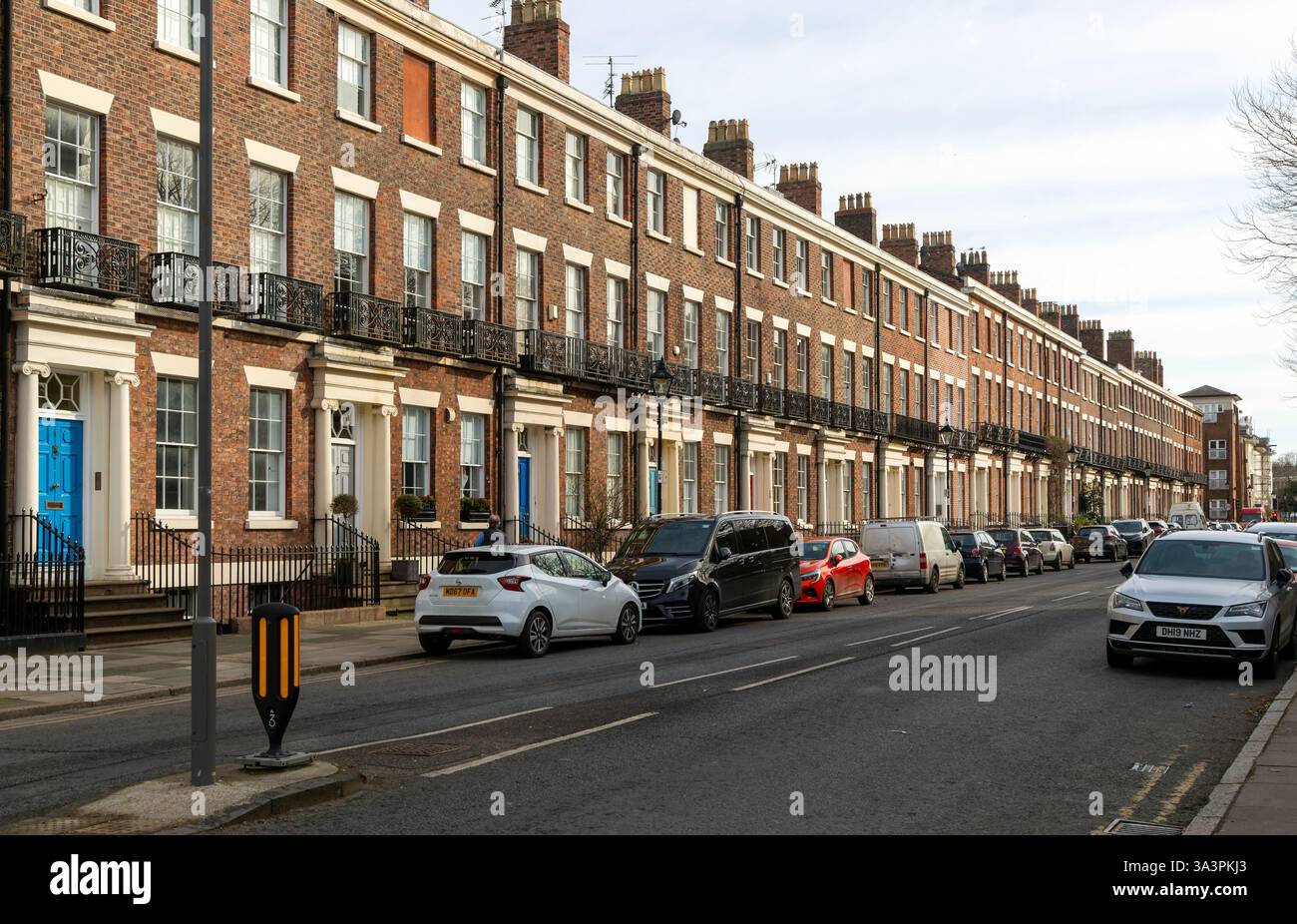 Historic row of houses in terrace, Georgian Quarter, Canning Street ...