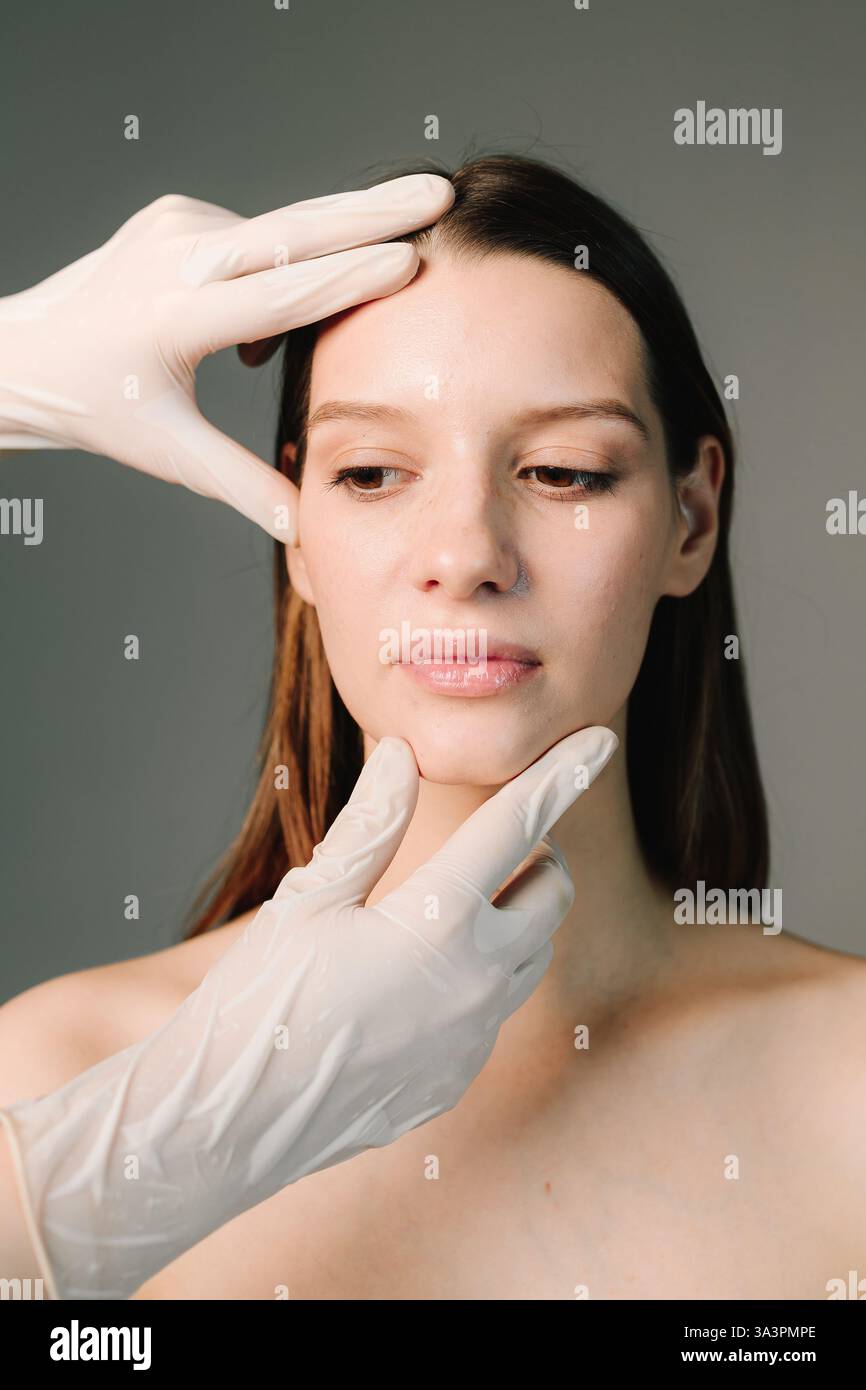 Face building. Contour plastic for correcting the shape of the face. Markup skin for beauty ...