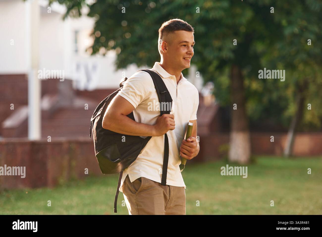 Look side college student hi-res stock photography and images - Alamy