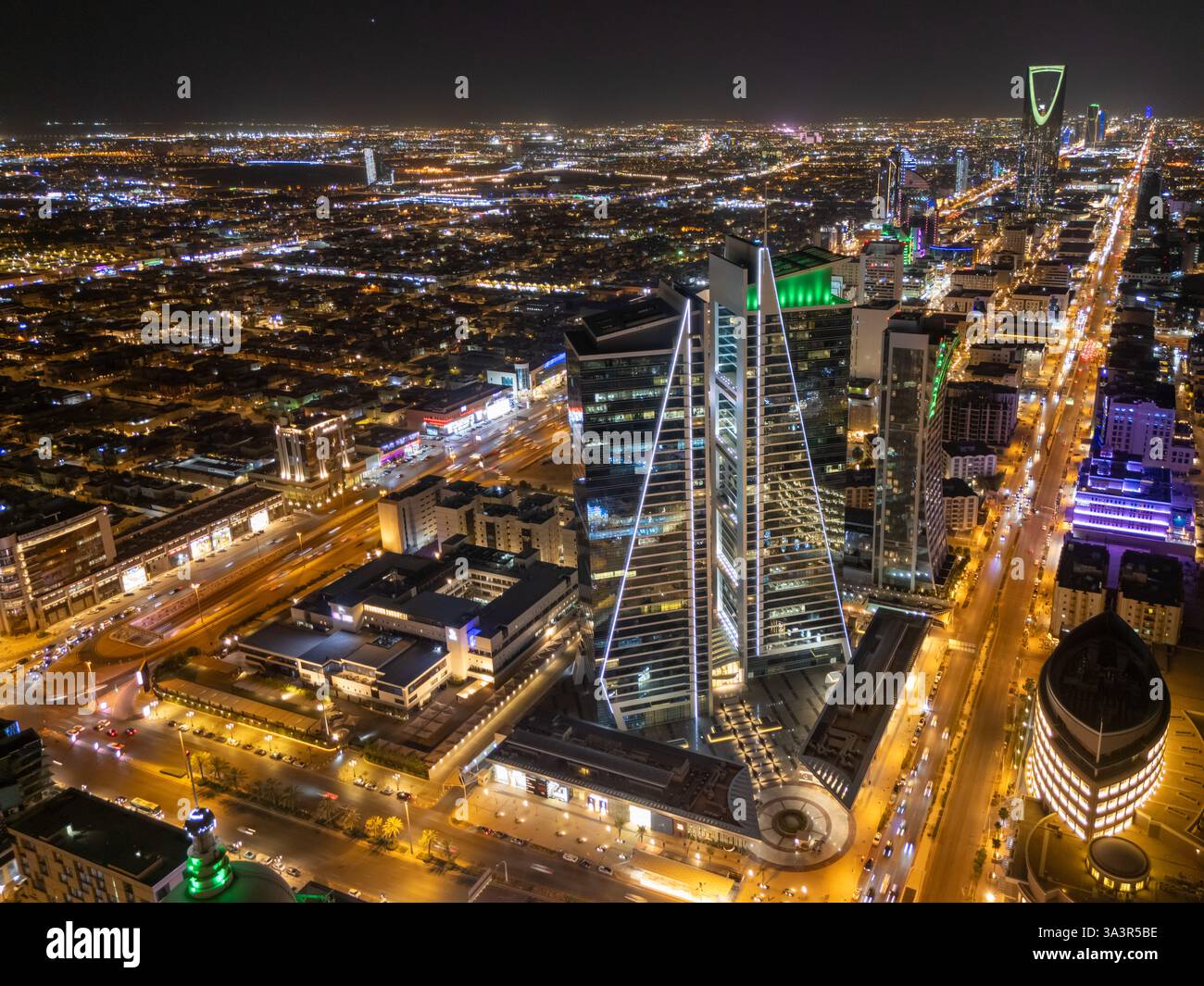 Riyadh night skyline hi-res stock photography and images - Alamy