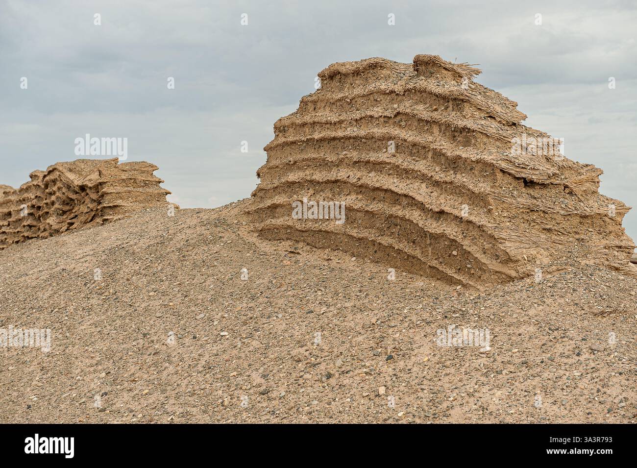 Some of the oldest remnants of the Great Wall from the Han Dynasty are ...