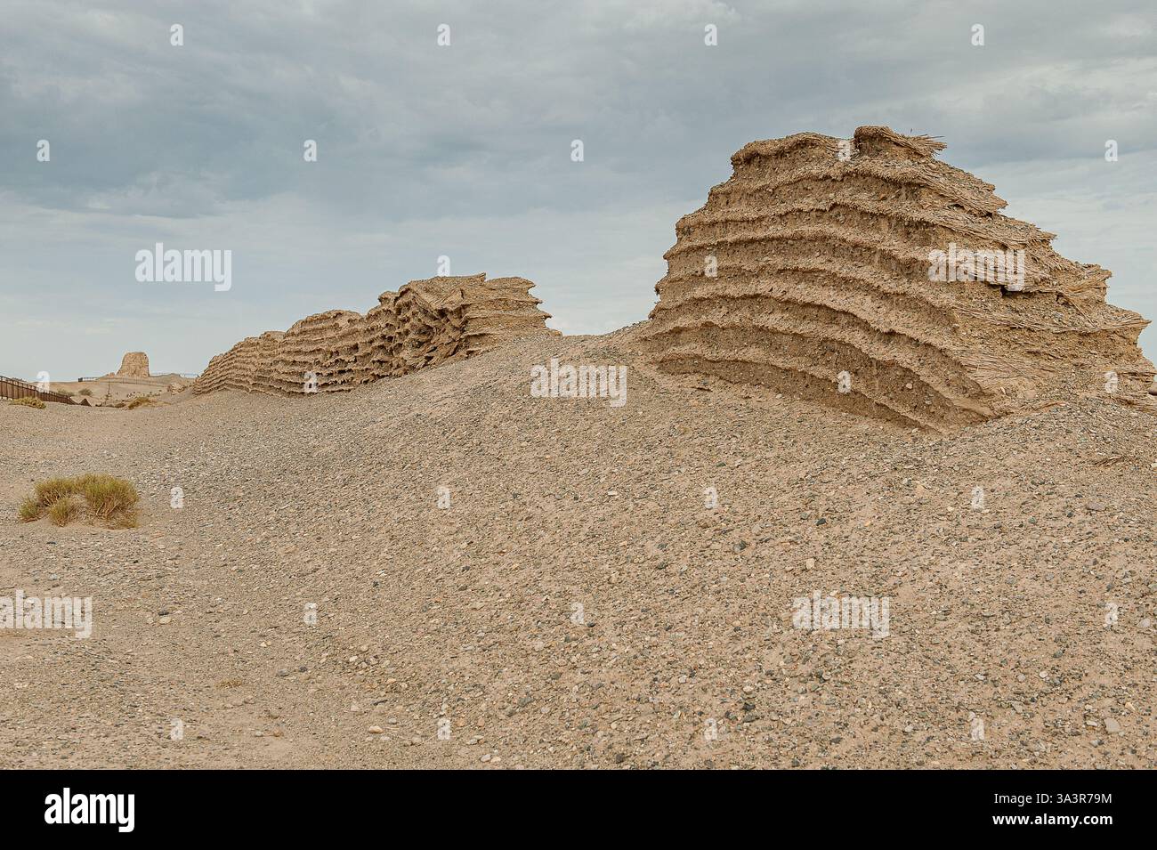 Some of the oldest remnants of the Great Wall from the Han Dynasty are ...