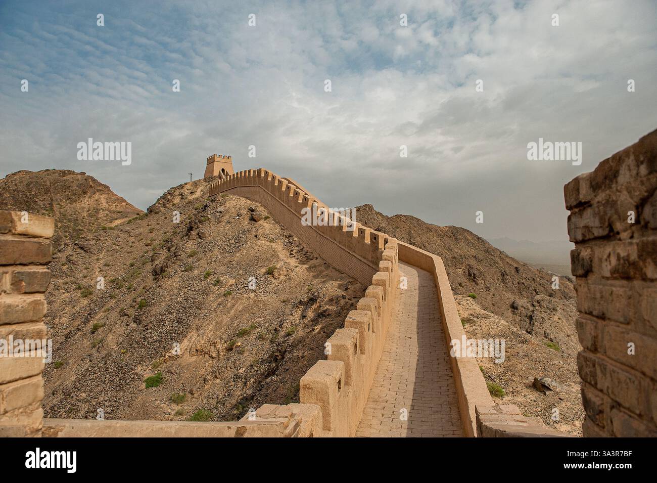 The Overhanging Great Wall at Jiayuguan was built from 1372 to 1540 ...