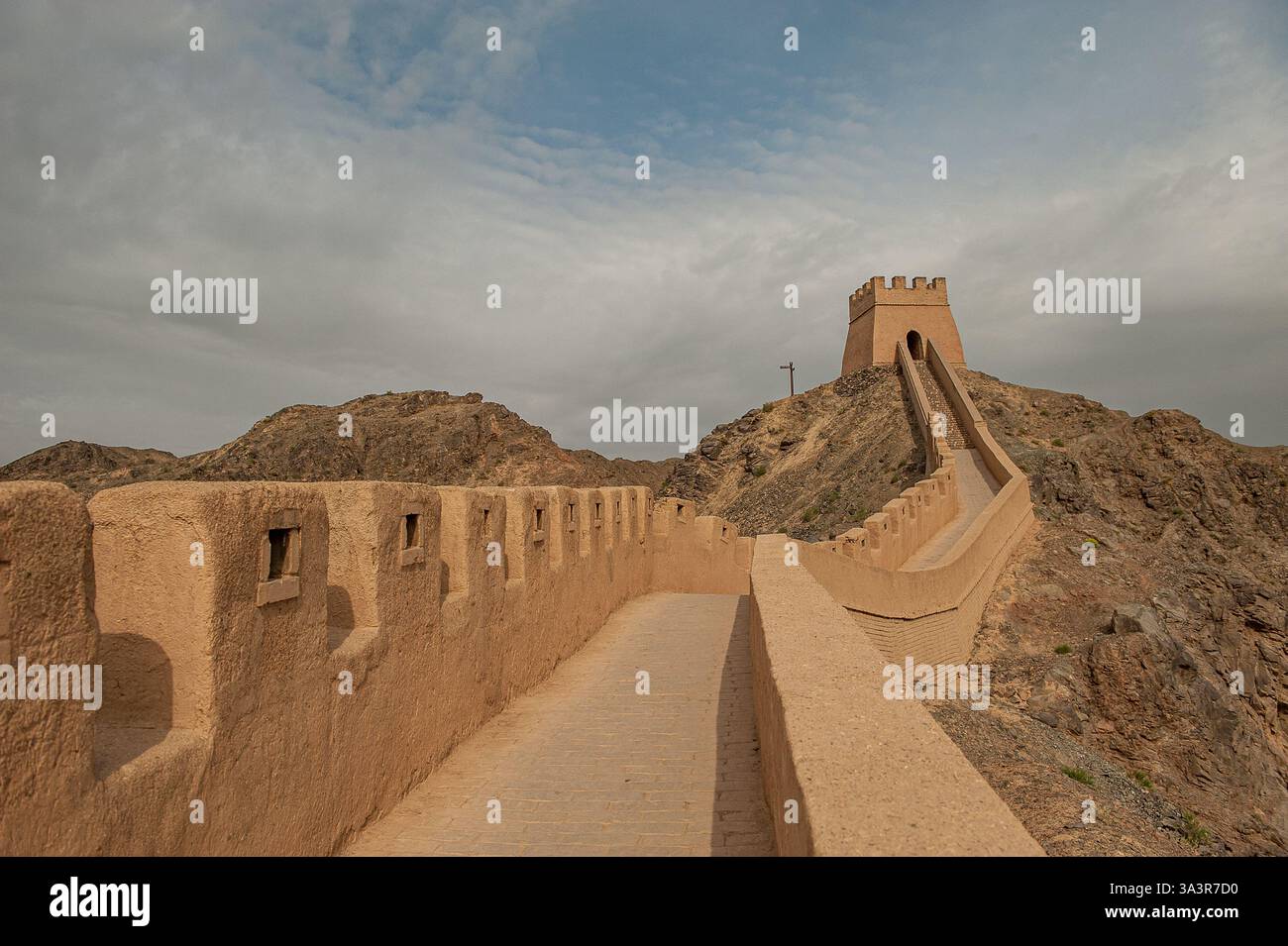 The Overhanging Great Wall at Jiayuguan was built from 1372 to 1540 ...