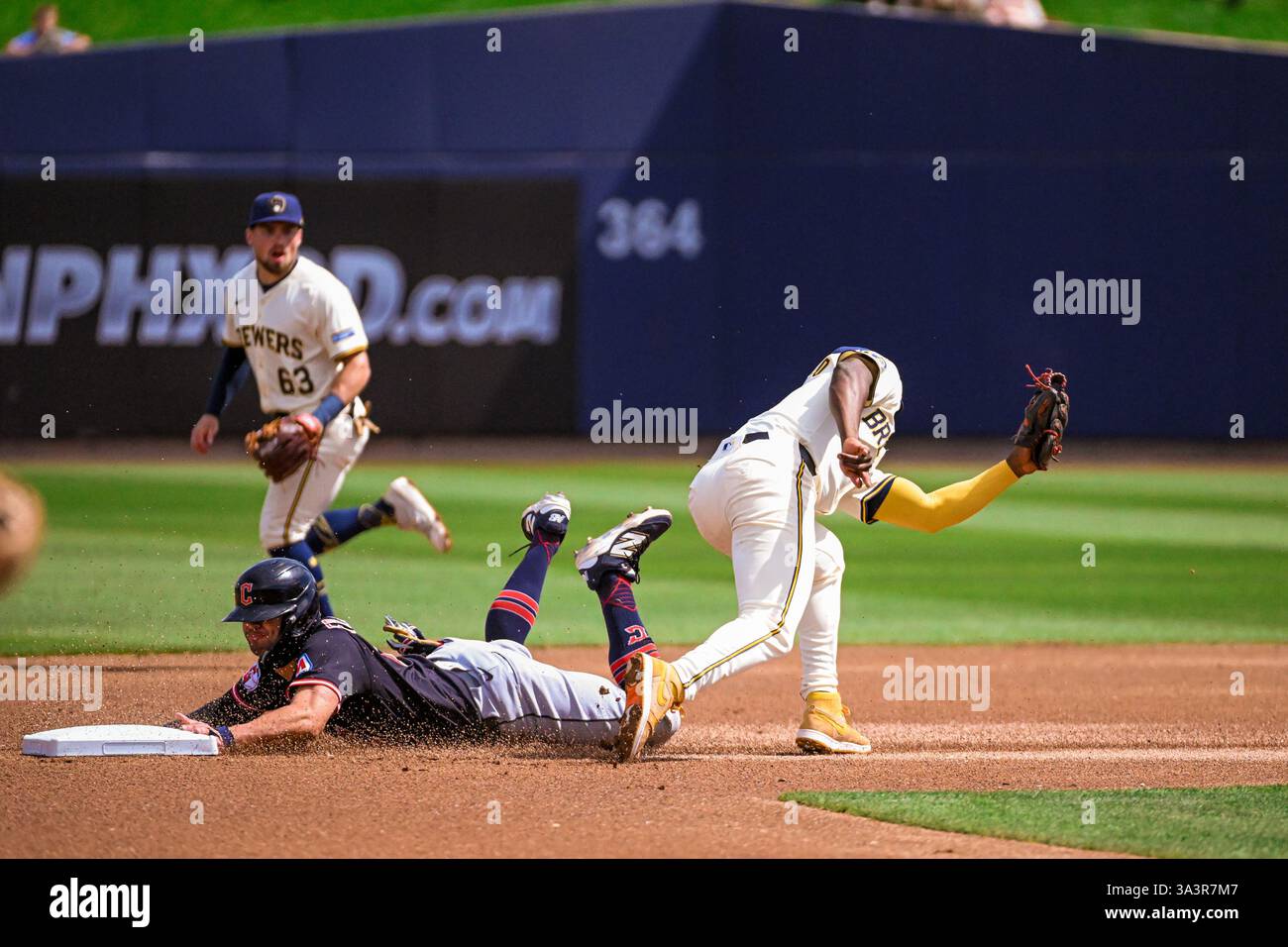 Cleveland Guardians outfielder Tyler Freeman (2) steals second base in ...