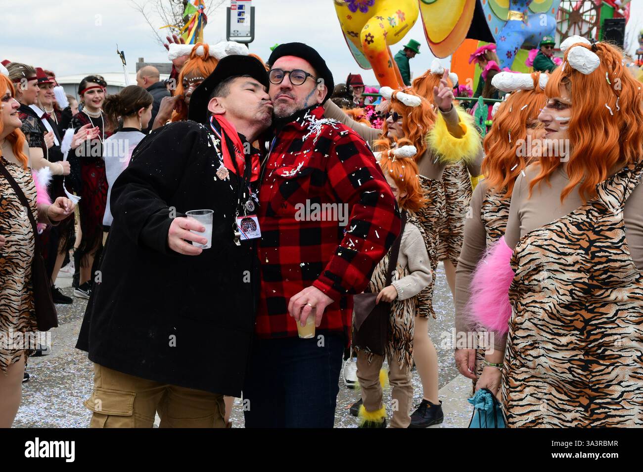 Saint Pierre De Chandieu, France. 16th Mar, 2025. A couple seen kissing ...