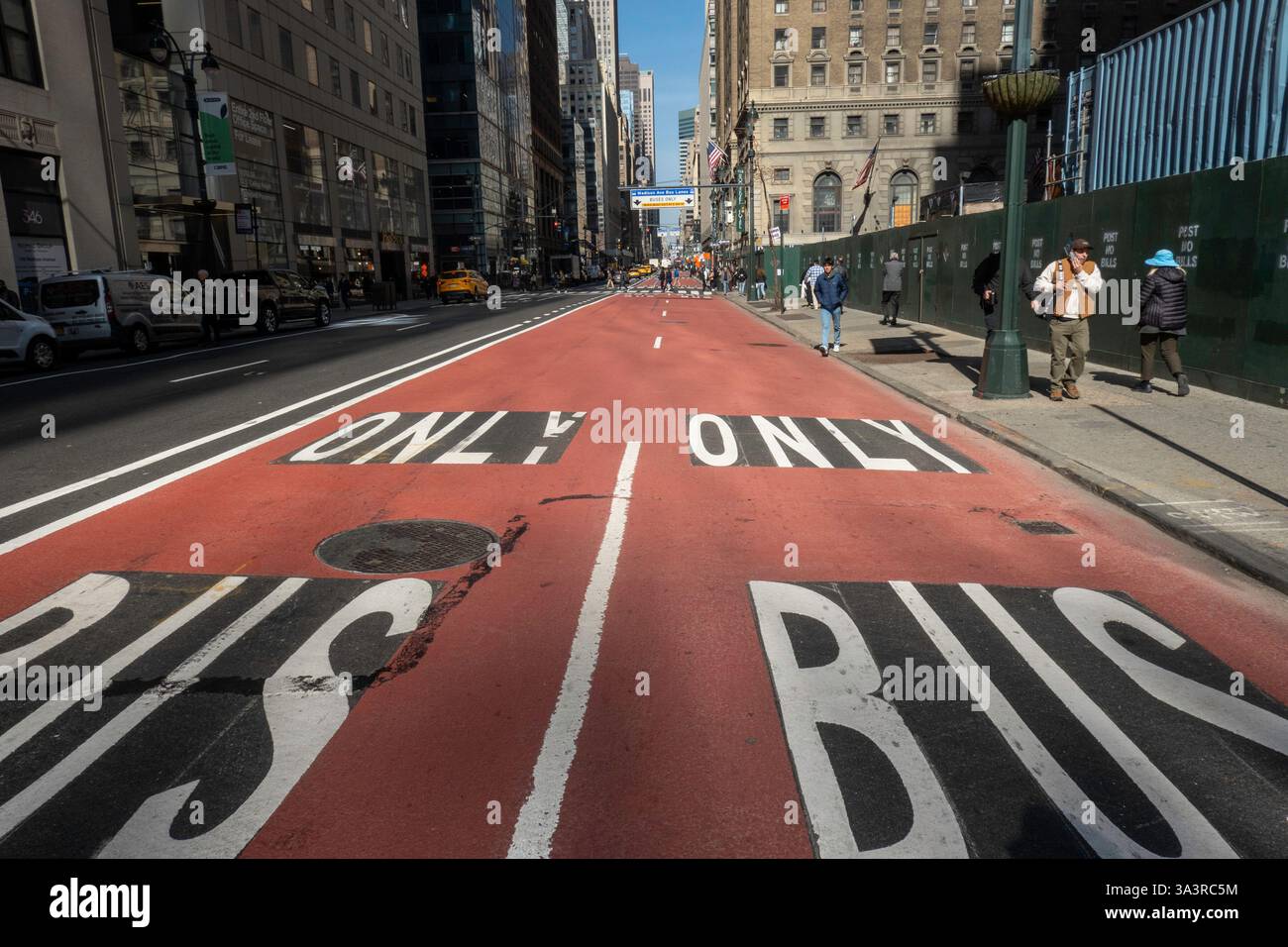 The Madison Avenue bus priority corridor in Manhattan, New York City ...