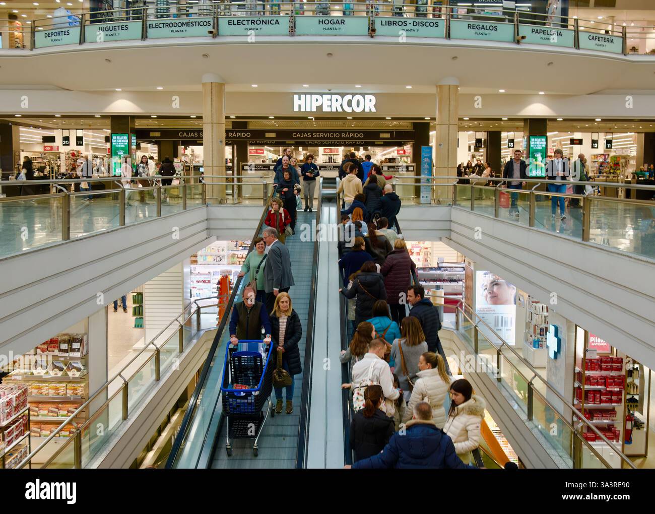 Slow moving conveyor mechanism hi-res stock photography and images - Alamy