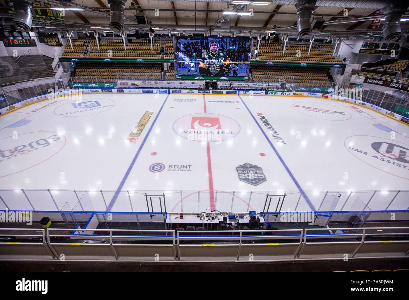 250317 Visionite arena innan kvartsfinal ett i Hockeyallsvenskan mellan ...