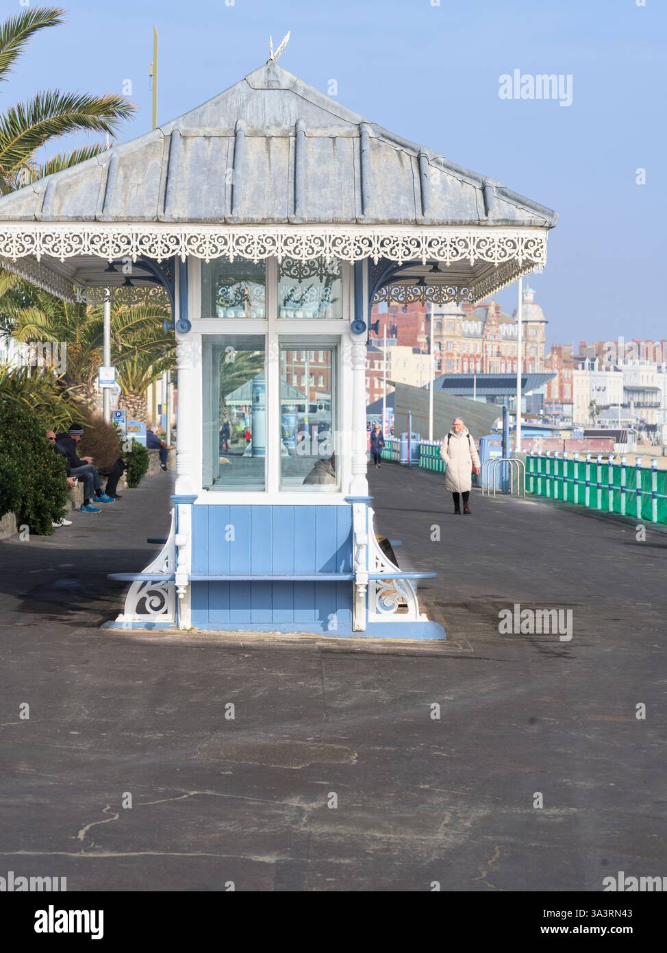 Empty shelter on the promenade at Weymouth, England Stock Photo - Alamy