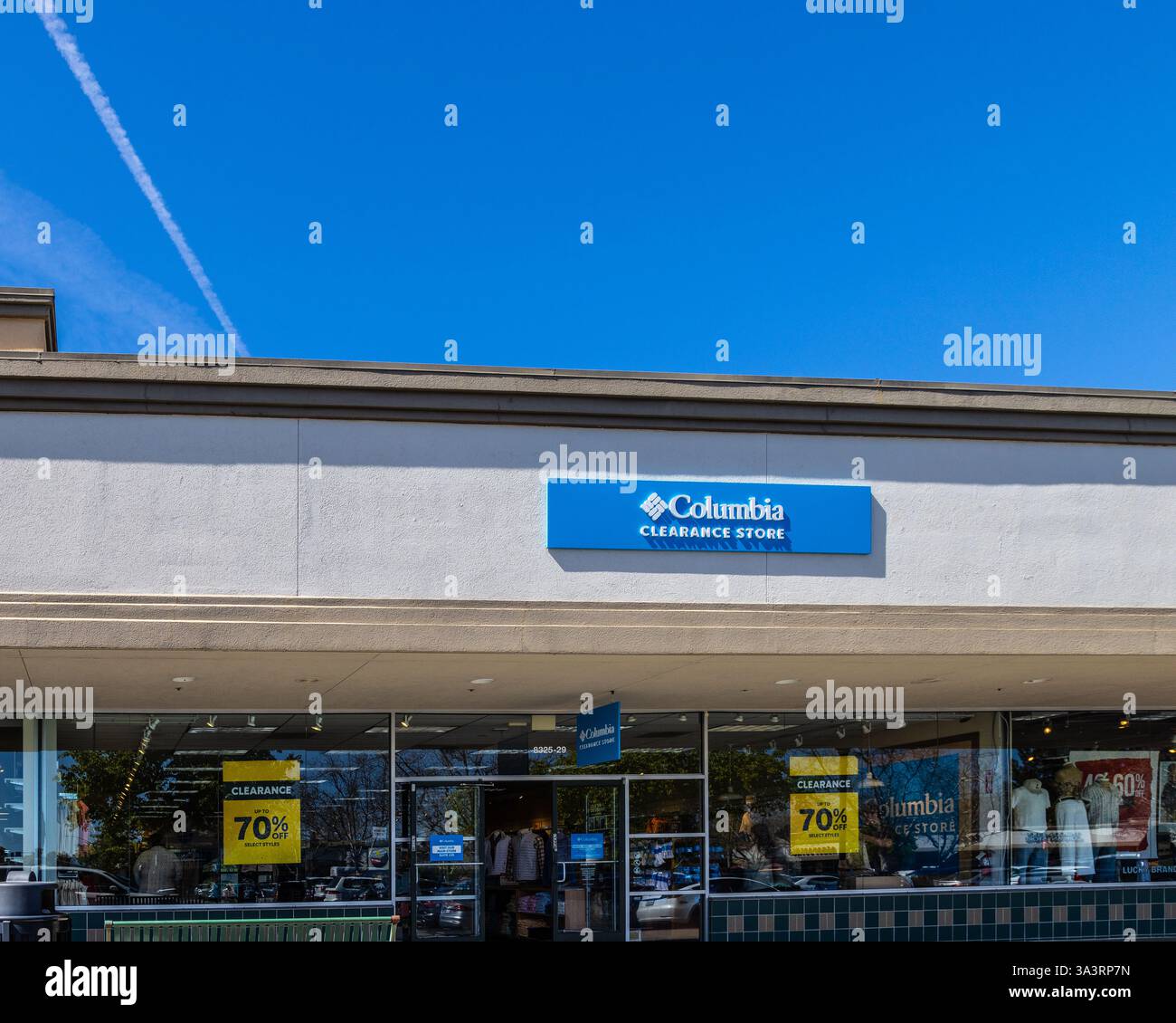 The Columbia Clearance store at the Gilroy Premium Outlets in Gilroy ...