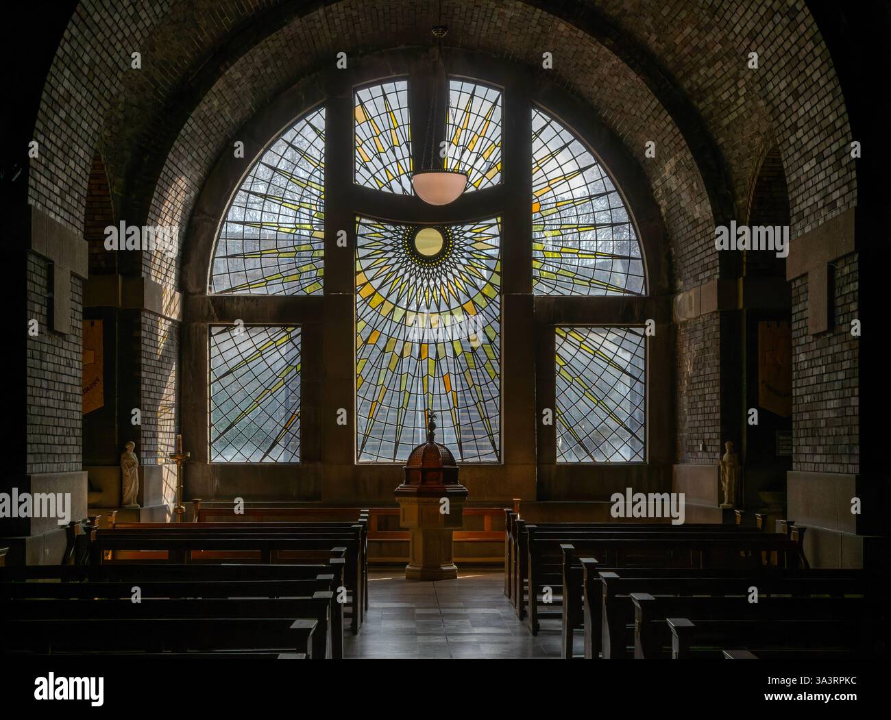 Lutyens Crypt, Liverpool Metropolitan Cathedral. Liverpool, England, UK ...