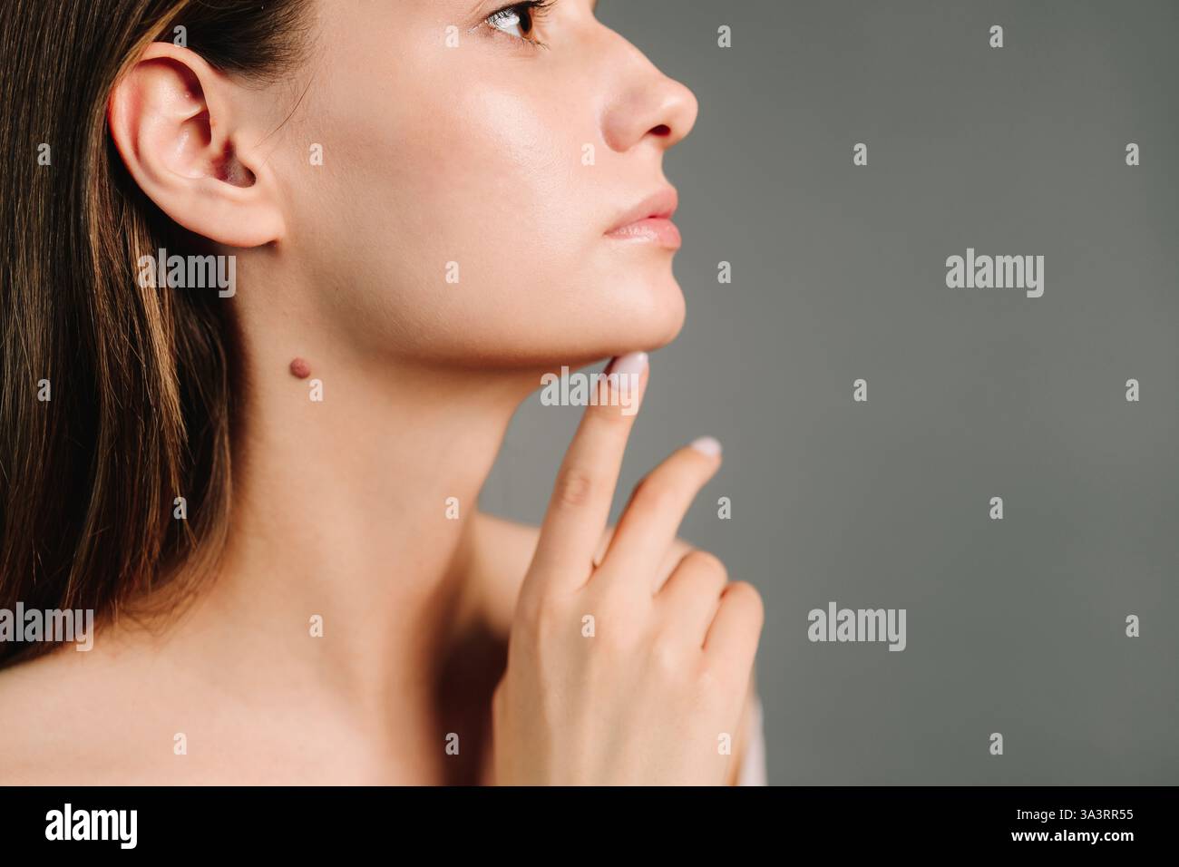 Contouring of the chin and angular jaws. Correcting the shape of the ...