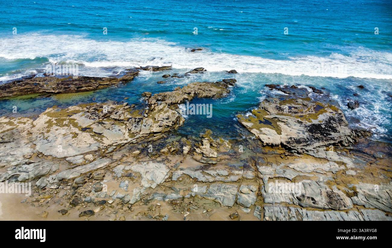 Shoreline waves seen from above hi-res stock photography and images - Alamy