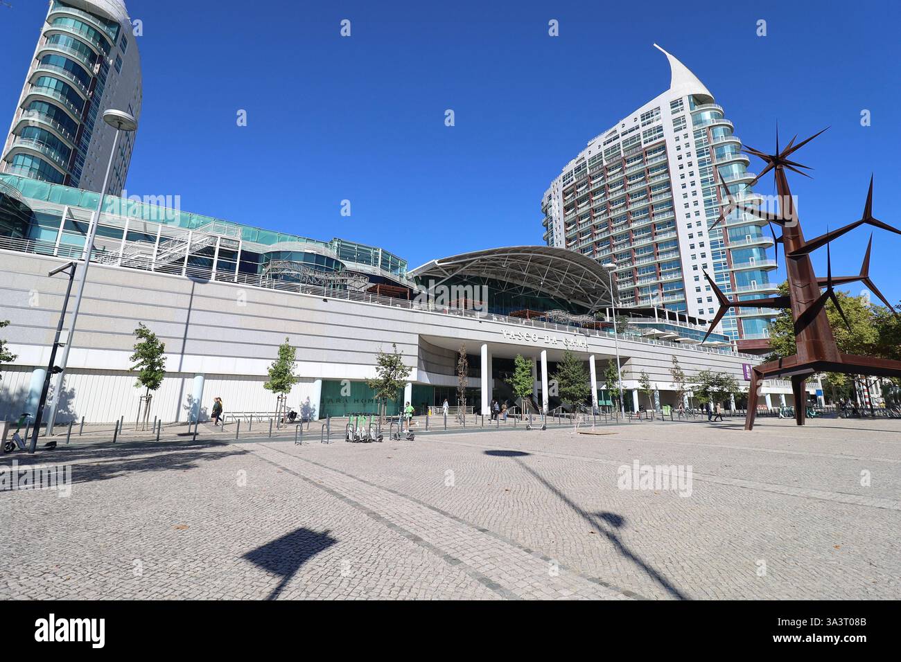 Vasco Da Gama Shopping Center In The Business District Of Parque Dos