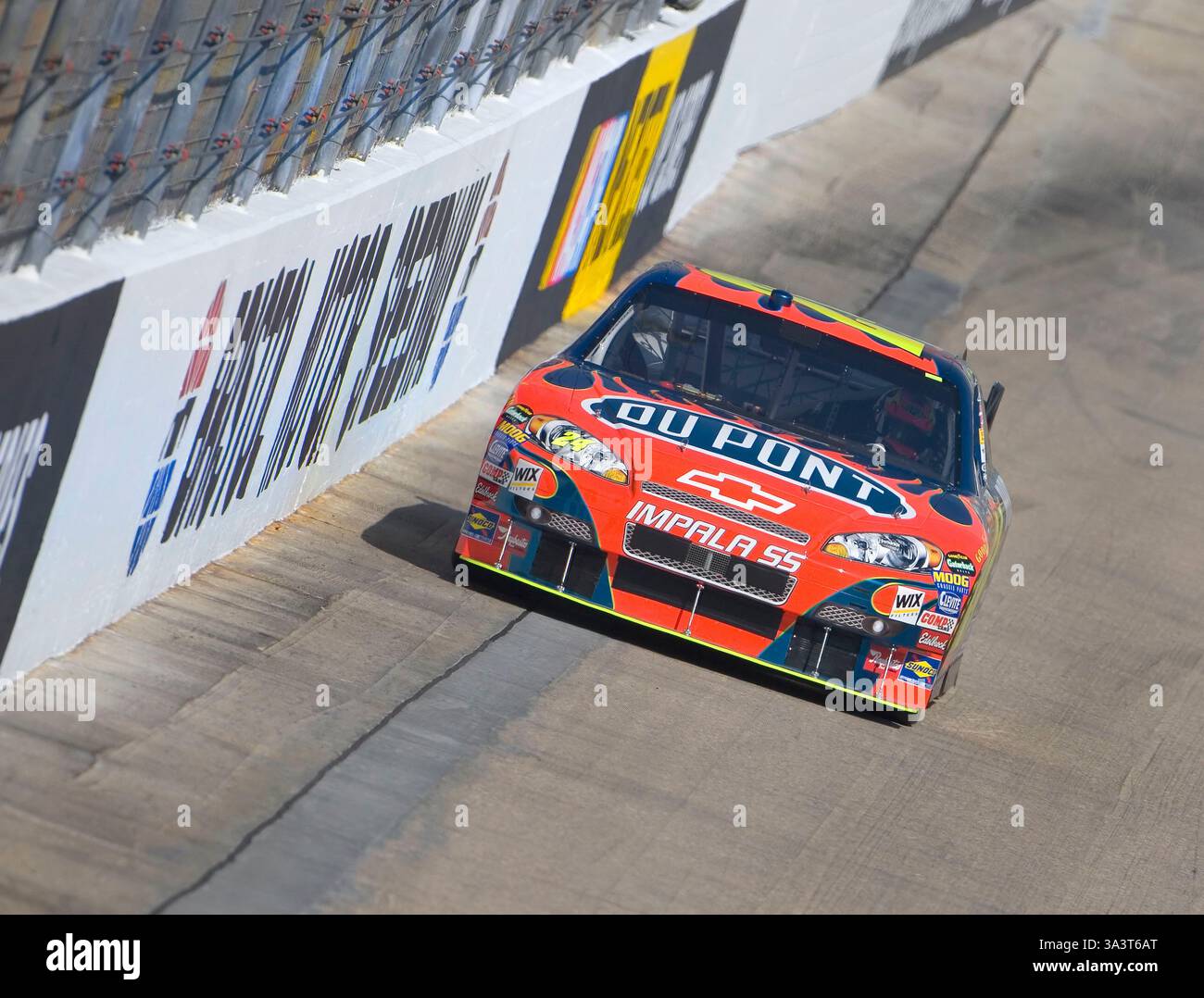 Bristol, Tn, USA. 7th Aug, 2008. Jeff Gordon won the first pole of the ...