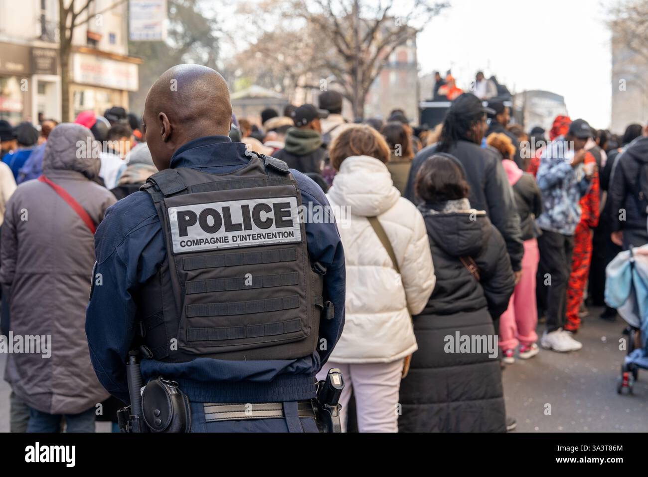 Crowds gather for community event while police oversee for safety in ...