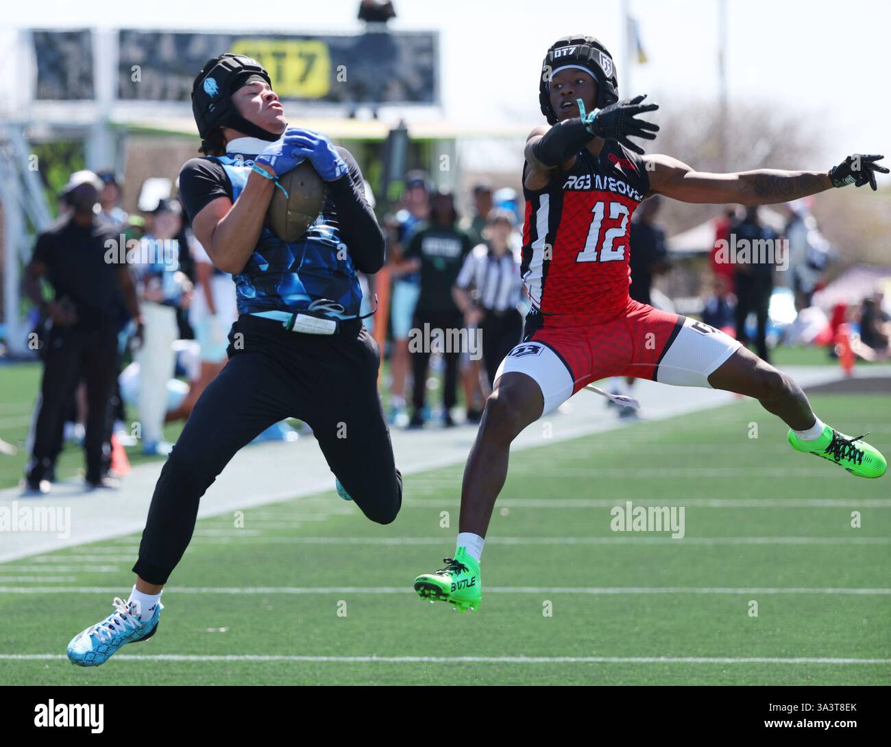 Cold Hearts wide reciever Jaron Pula makes a touchdown reception ...