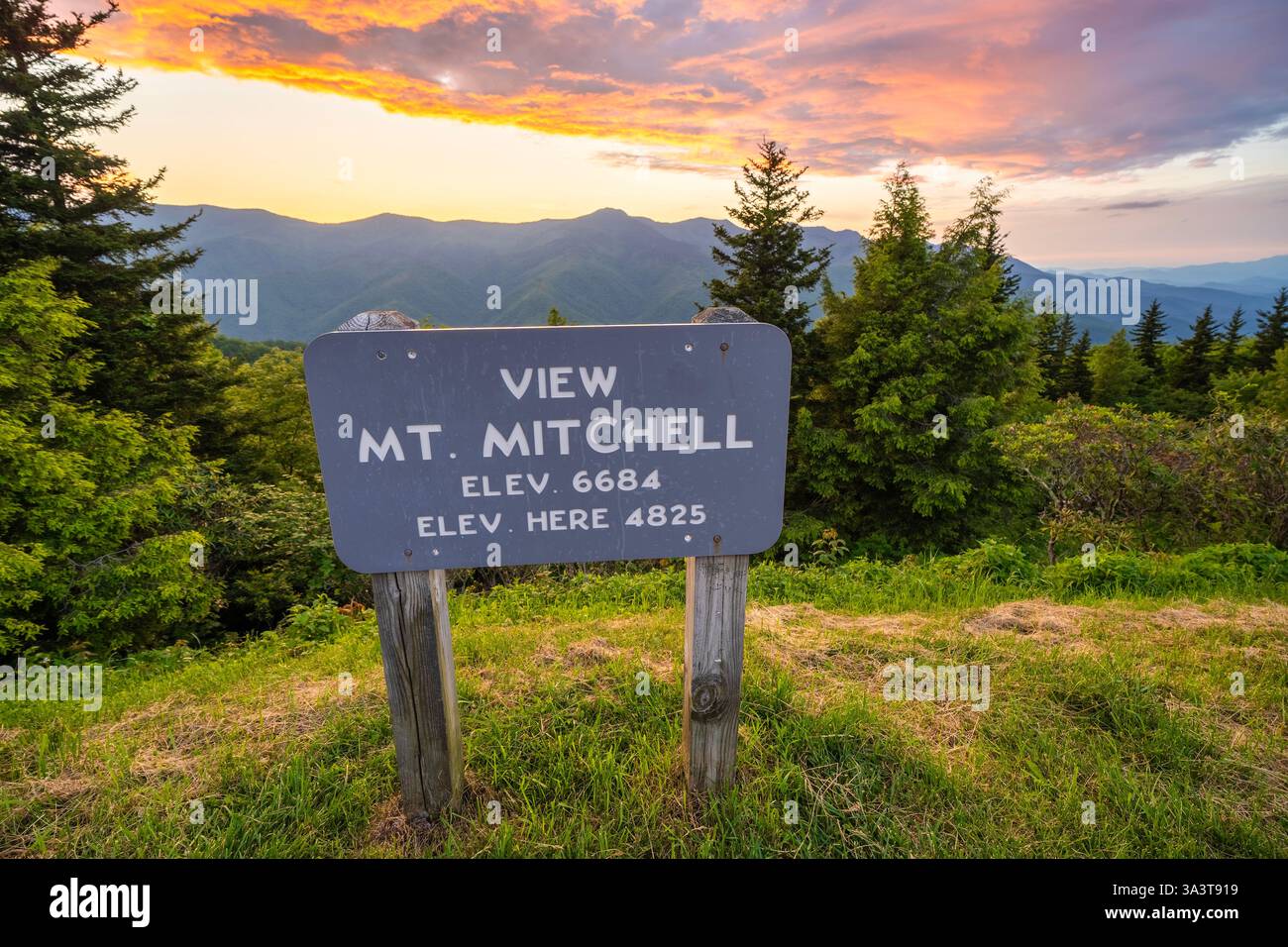 Scenic drive road trip on Blue Ridge Parkway in North Carolina Appalachian mountains. Mt ...