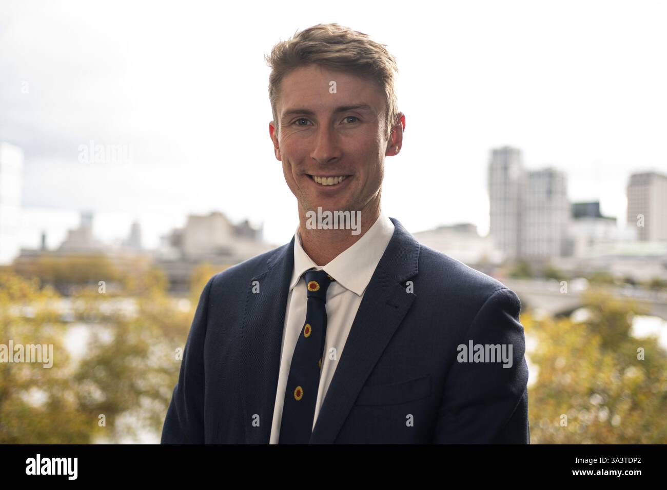 Oxford men's president Tom Mackintosh during The CHANEL J12 Boat Race ...