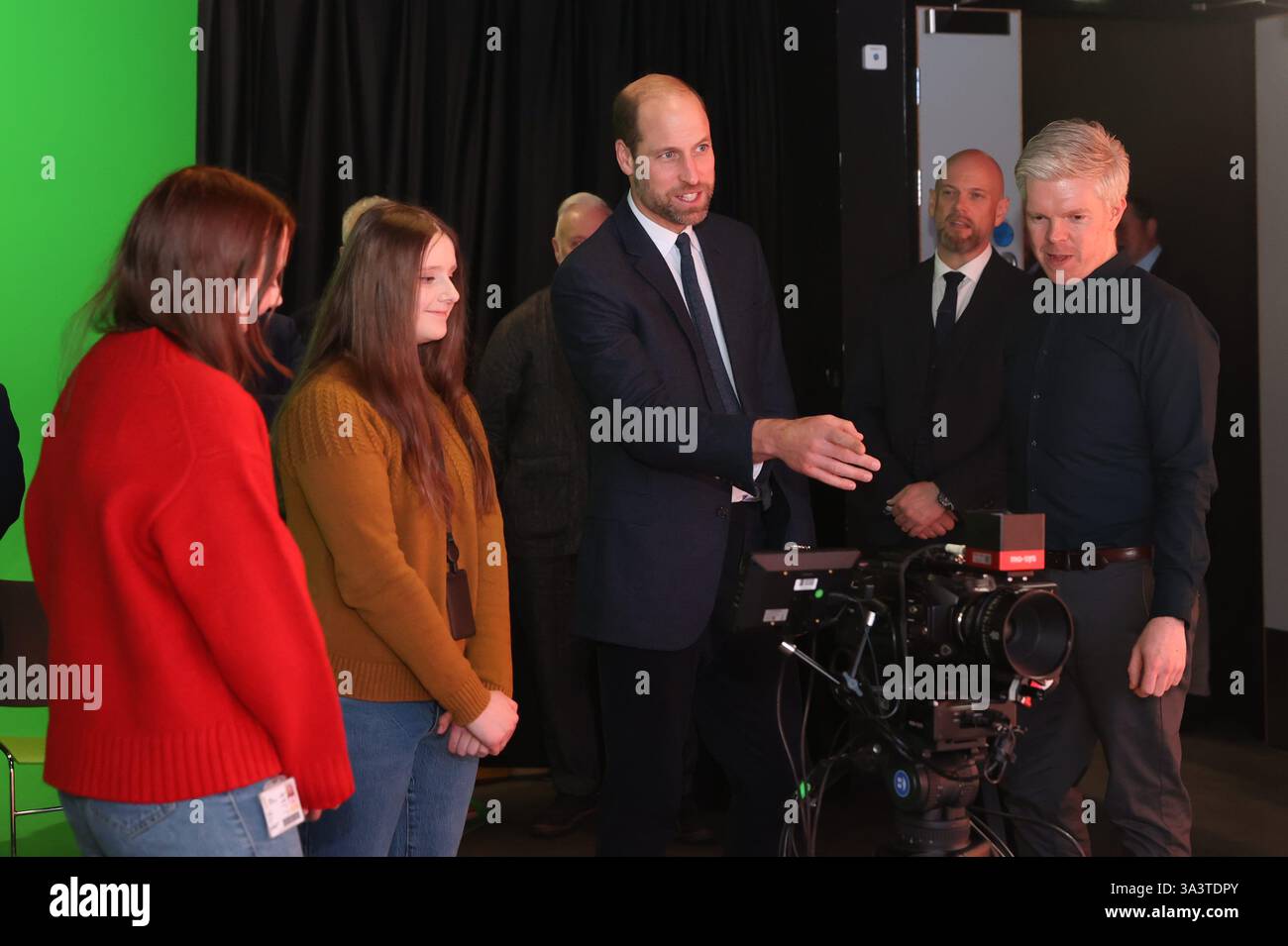 The Prince of Wales tries out camera equipment in a state-of-the-art ...