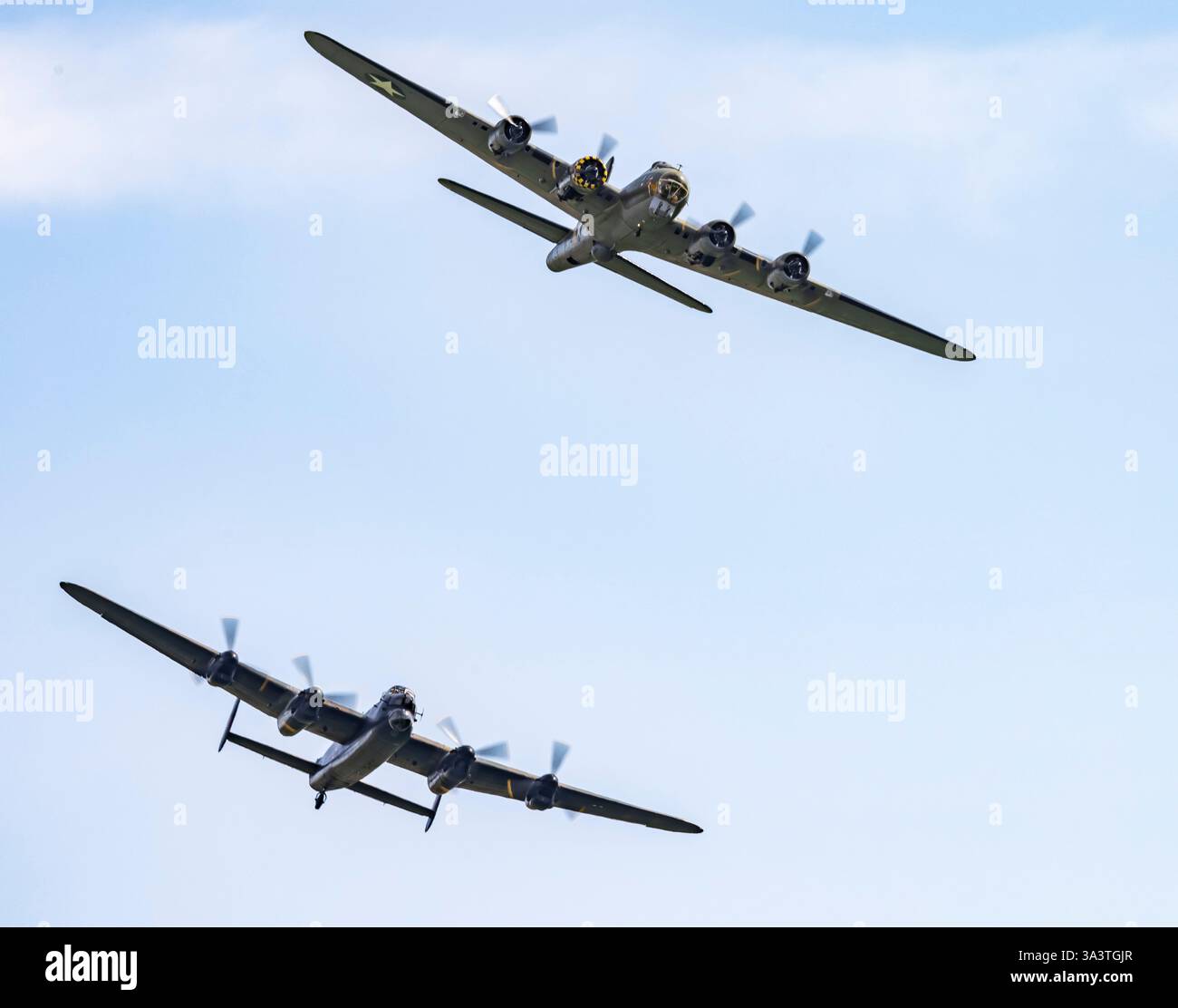 Avro Lancaster & Boeing B-17 Flying Fortress Stock Photo - Alamy