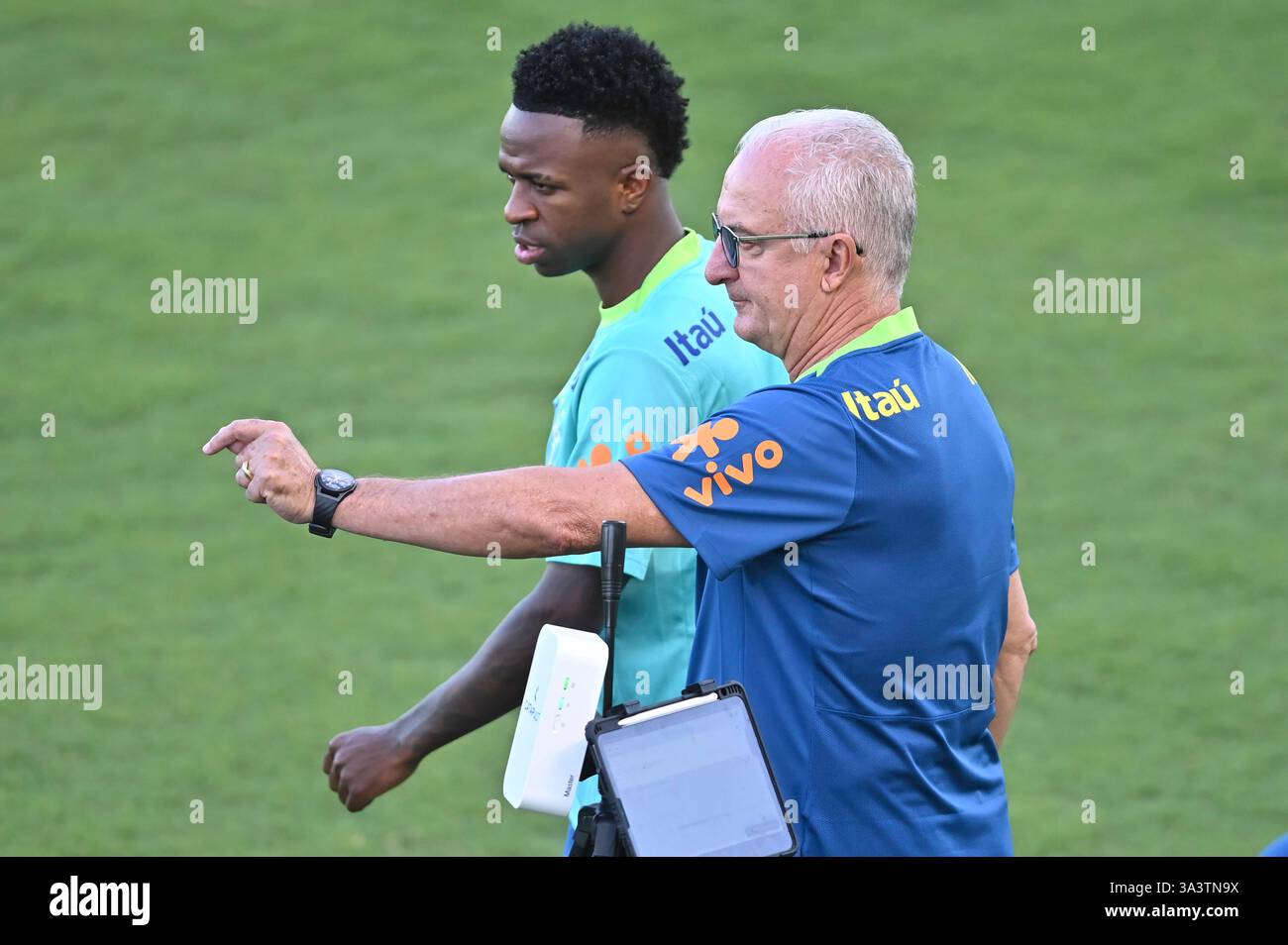 Dorival júnior vinicius hi-res stock photography and images - Alamy