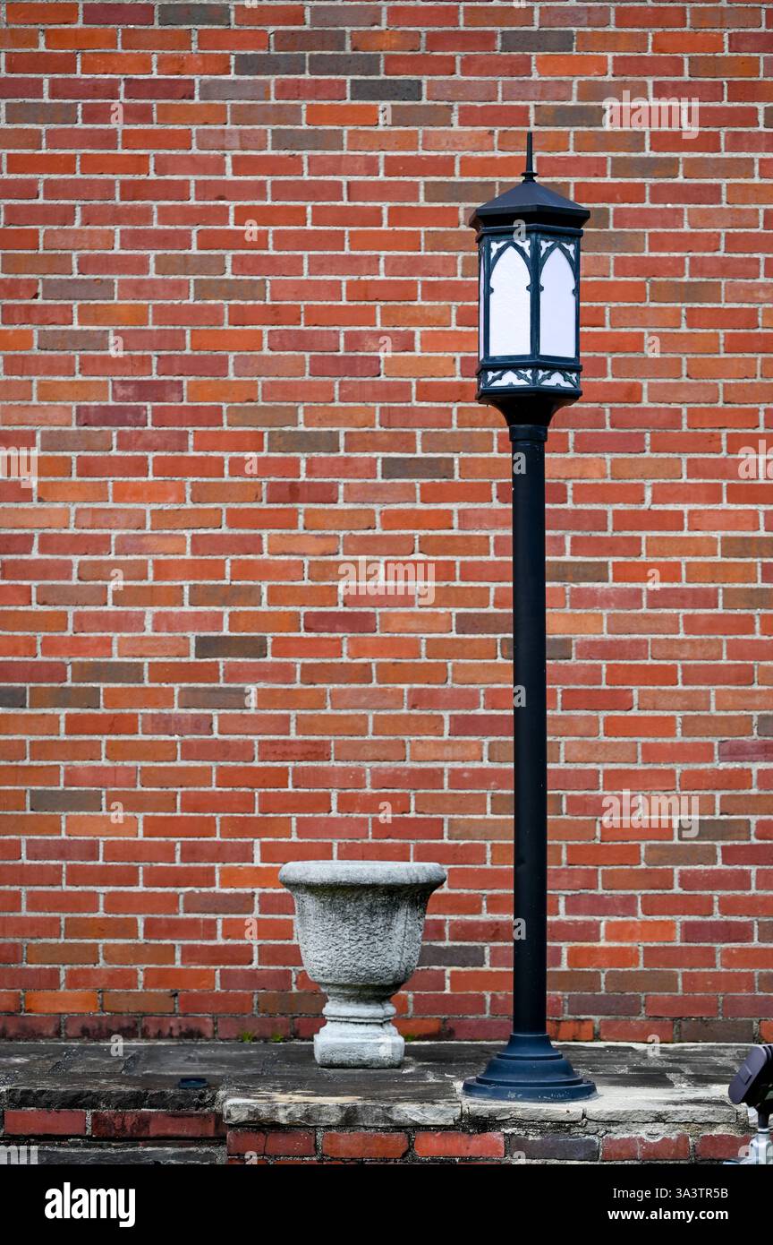 Weathered concrete planter hi-res stock photography and images - Alamy