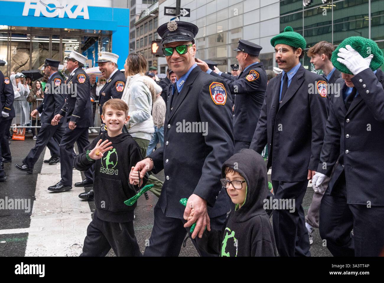 New York, NY, March 17, 2025: Atmosphere during 264th St. Patrick's Day ...