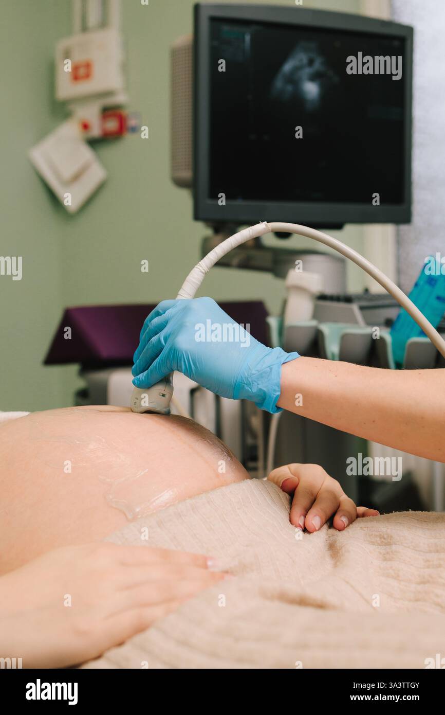 Gynecologist uses ultrasound scanner for gynecology checkup and tells ...