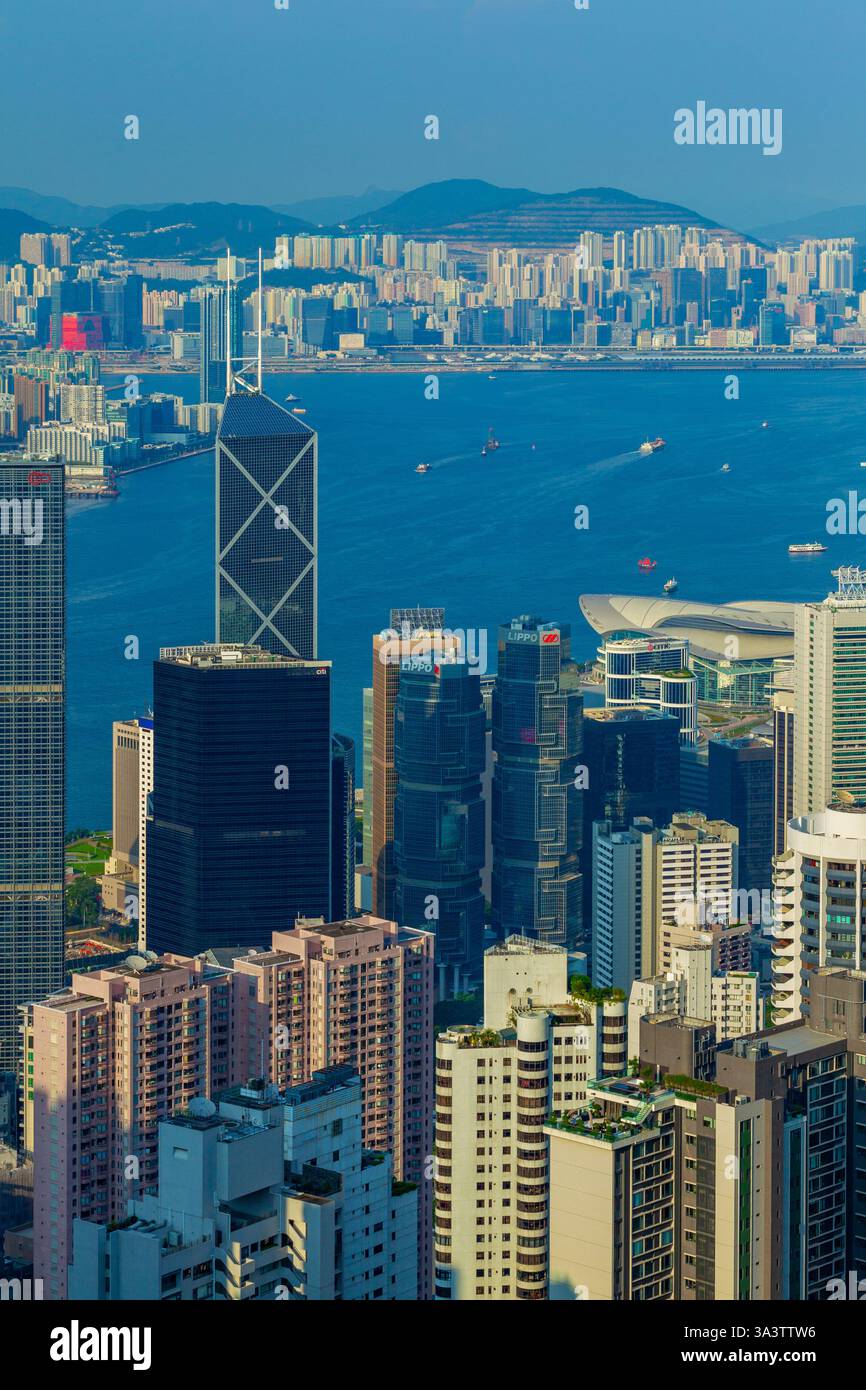 Central Hong Kong (foreground) and Kowloon Island (background) in China ...