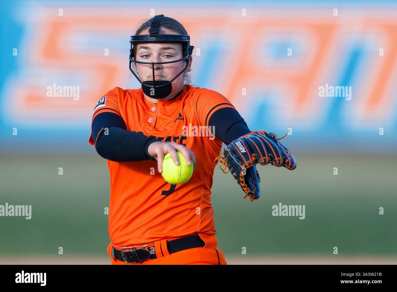 Idaho St. pitcher Lizzy Tommasini (3) pitches against Boise St. during ...