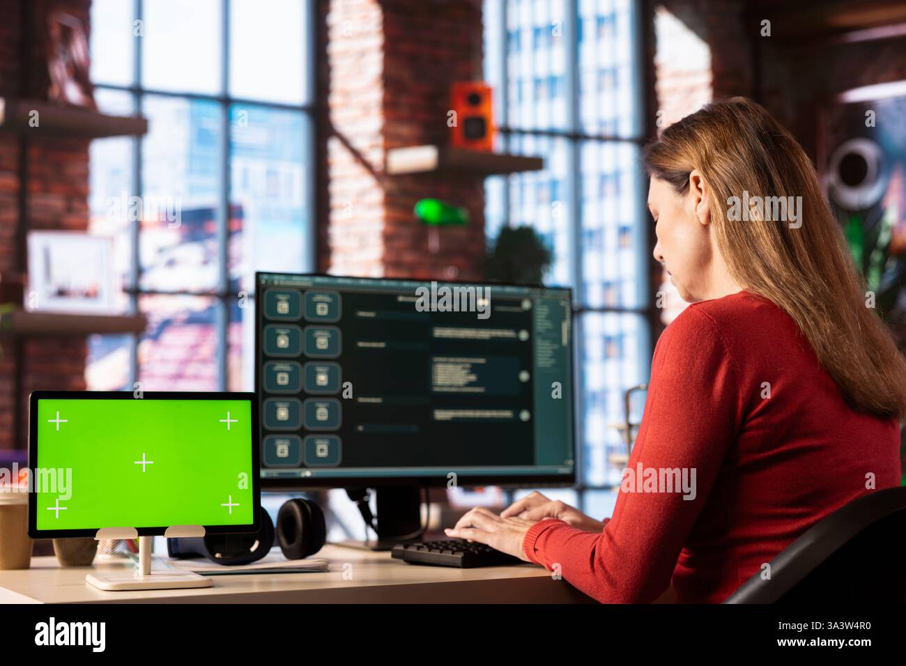 Chroma key monitor assisting hi-res stock photography and images - Alamy