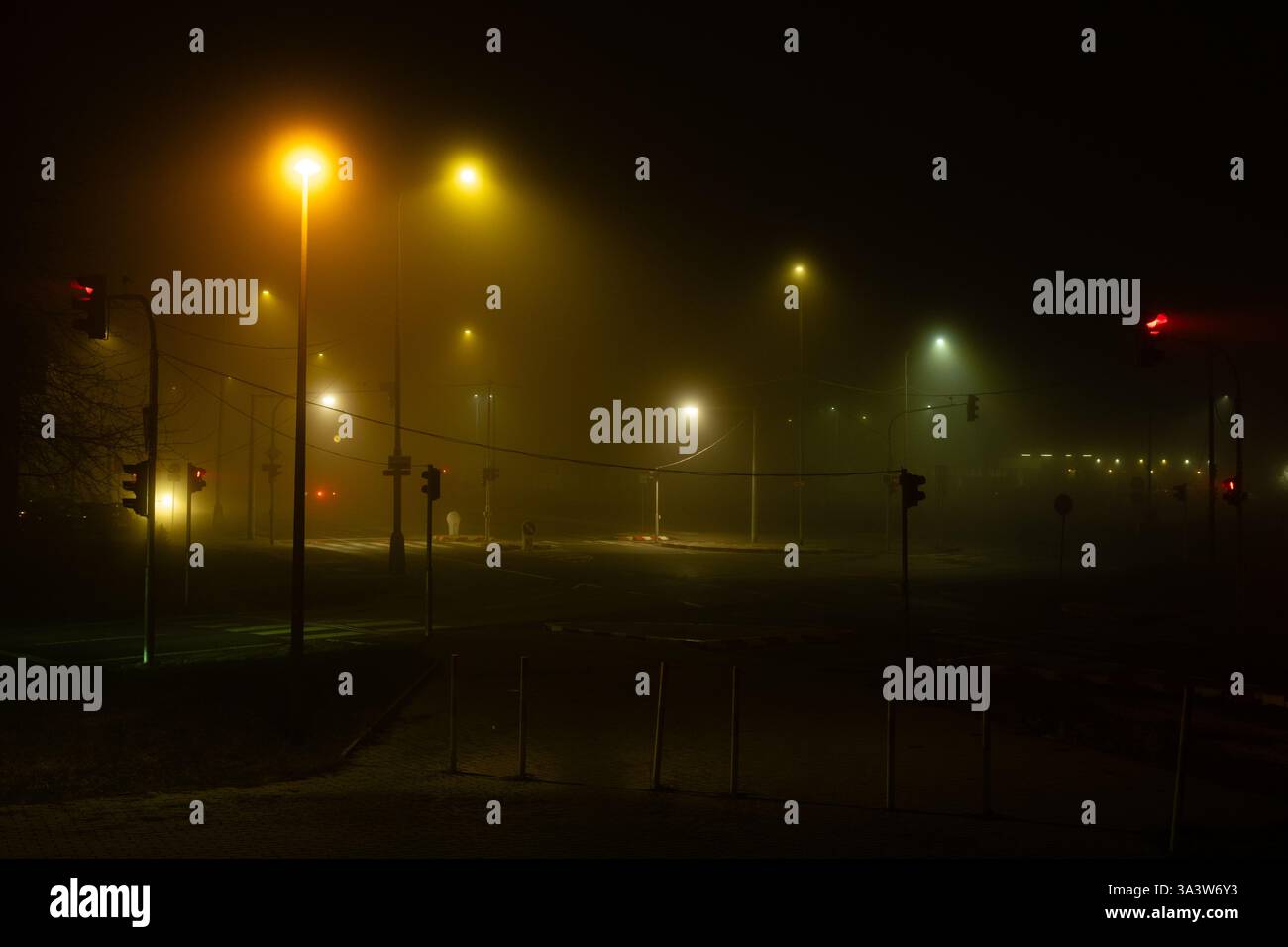 Sodium vapour street lamps hi-res stock photography and images - Alamy