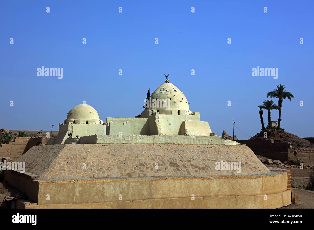 Islamic temples hi-res stock photography and images - Alamy