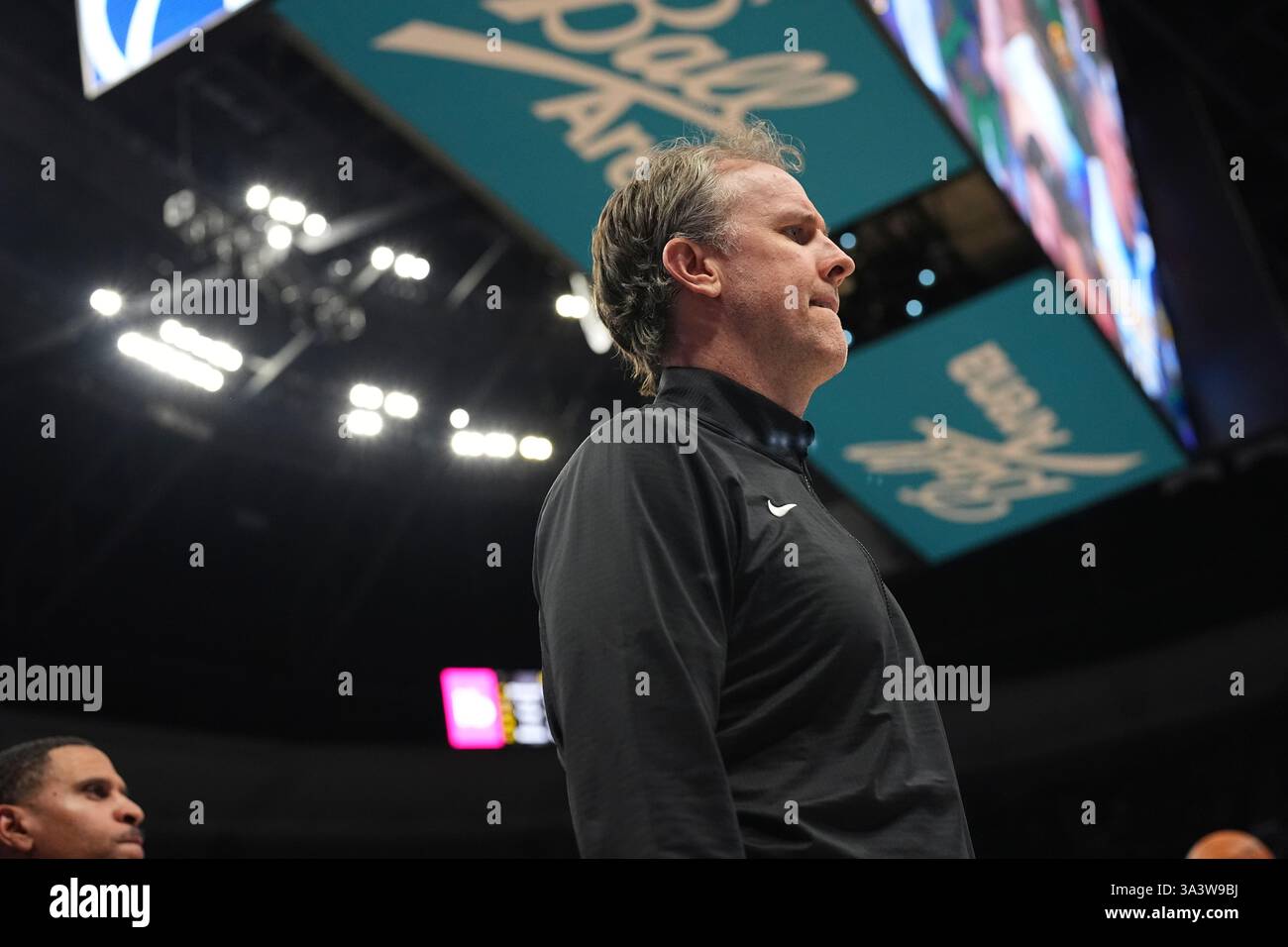 Washington Wizards head coach Brian Keefe () in the first half of an ...