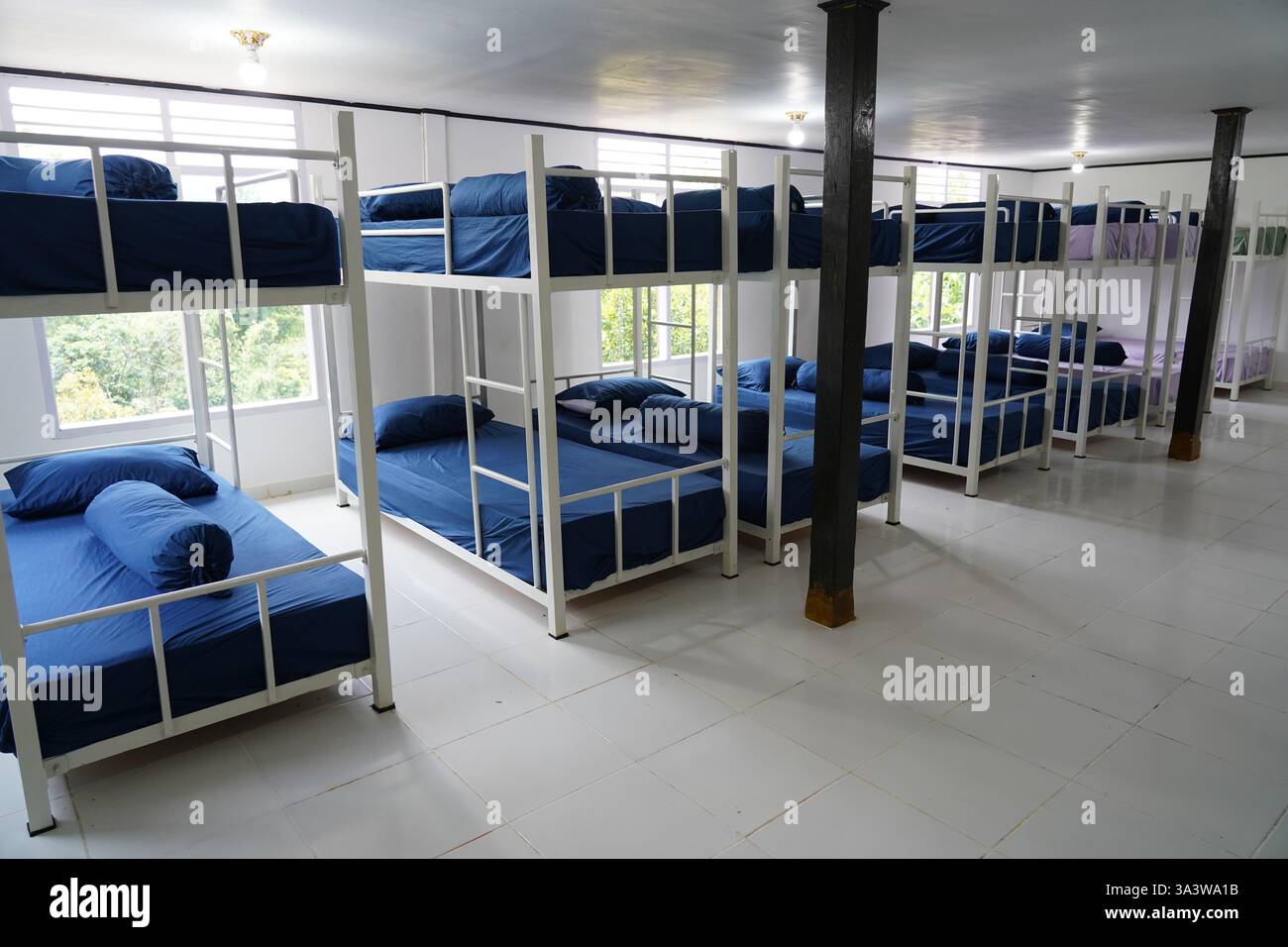 Bunk setup hi-res stock photography and images - Alamy