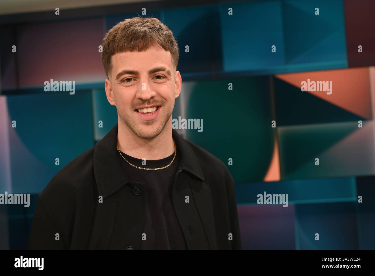 Influencer David Matei , Influencer für Verteidigungsthemen und ...