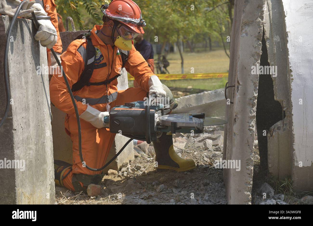Ghaziabad, India. 17th Mar, 2025. GHAZIABAD, INDIA - MARCH 17: SDRF ...