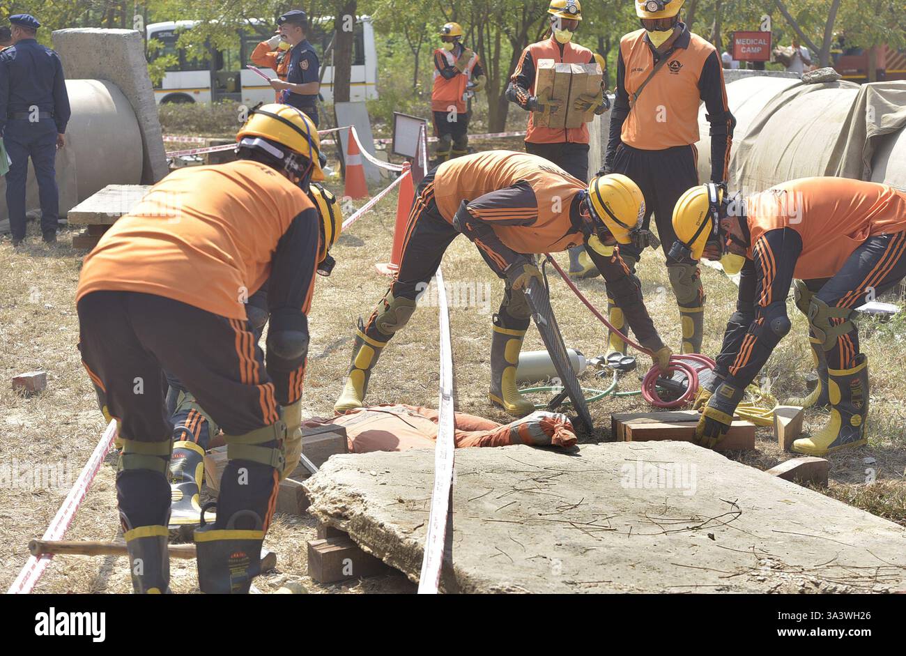 GHAZIABAD, INDIA - MARCH 17: SDRF team of Jammu and Kashmir taking part ...