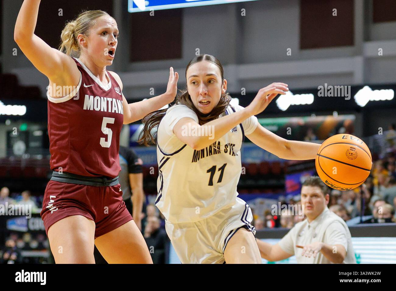 Montana State guard Katelynn Martin (11) drives with the ball against ...