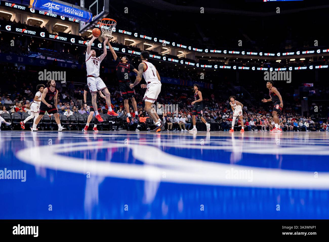 Charlotte, NC, USA. 13th Mar, 2025. Louisville Cardinals forward Noah ...