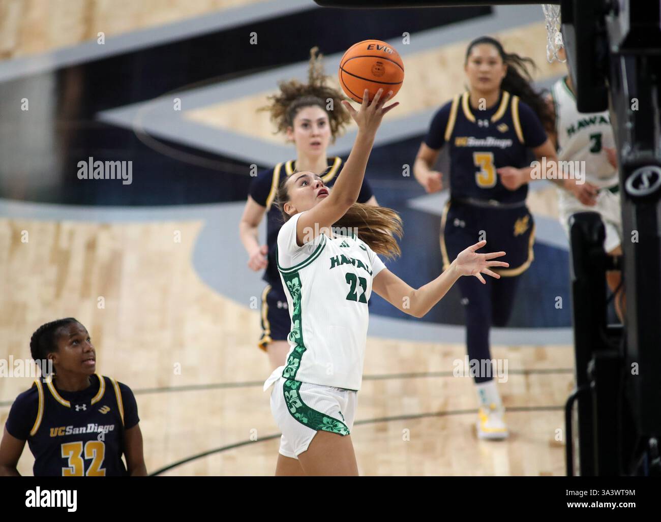March 14, 2025 - Hawai'i Rainbow Wahine guard Jade Peacock #22 goes in ...