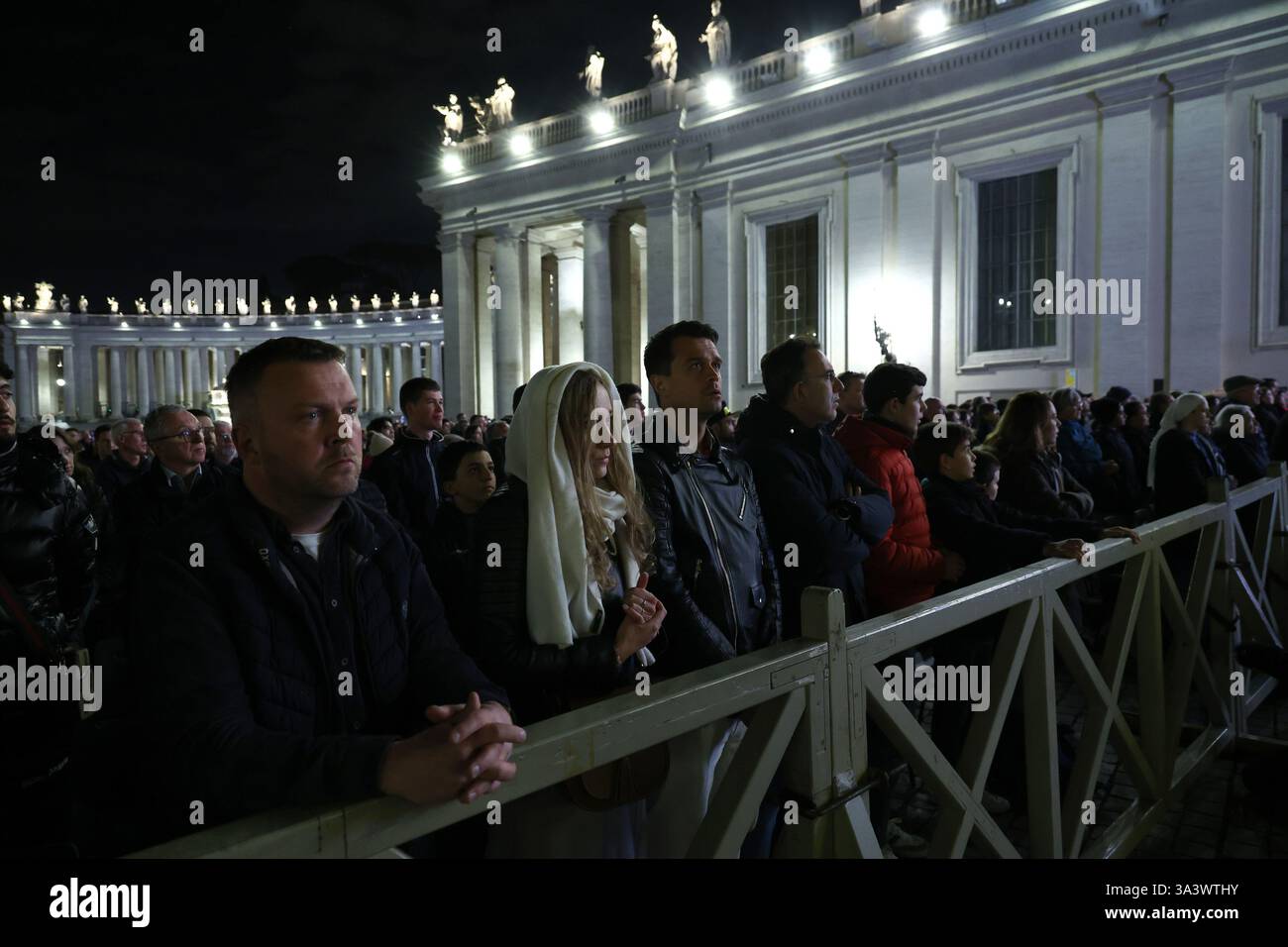 Vatican, Italy. 17th Mar, 2025. Faithful pray and recite the rosary ...