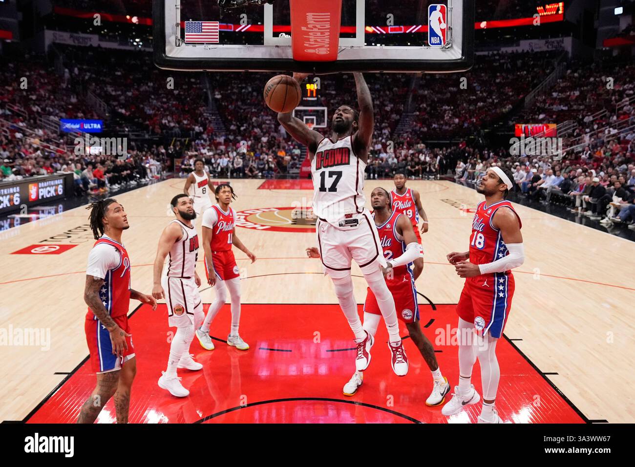 Houston Rockets forward Tari Eason (17) dunks during the first half of ...