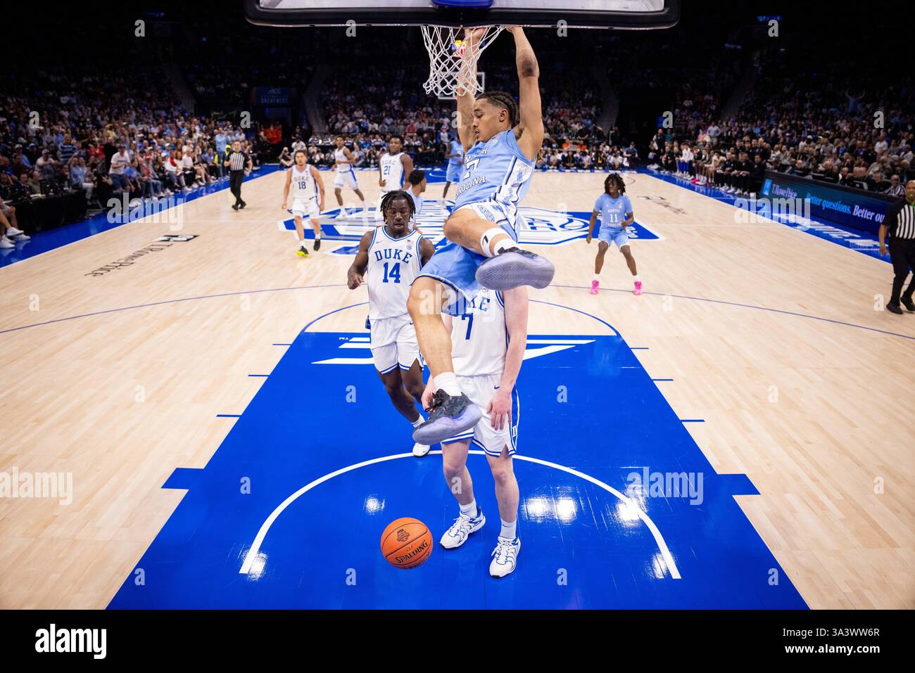 Charlotte, NC, USA. 14th Mar, 2025. North Carolina Tar Heels guard Seth ...